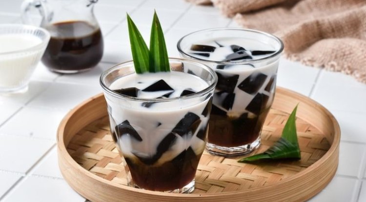 Cincau Hitam: Minuman Segar yang Populer di Indonesia - RajoMinag Blog ...
