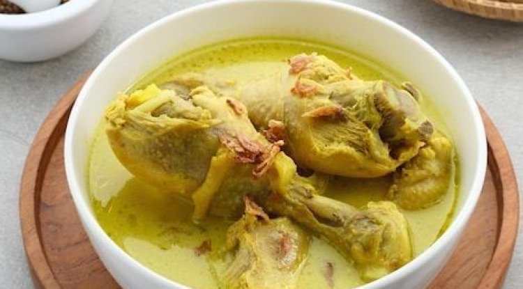Ayam Sayur Lodeh: Ayam yang Dimasak dengan Sayur Lodeh yang Gurih dan ...